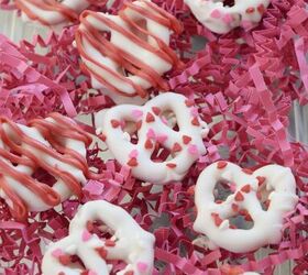 Chocolate Covered Valentine’s Day Pretzels | Foodtalk