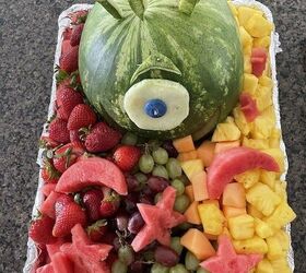 How to Carve a Space Creature Fruit Tray | Foodtalk