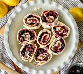 Lemon Berry Cinnamon Rolls | Foodtalk