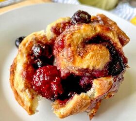 Lemon Berry Cinnamon Rolls | Foodtalk