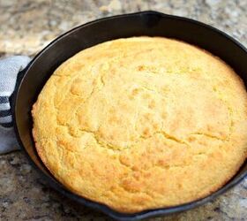 Crunchy Cast Iron Cornbread | Foodtalk