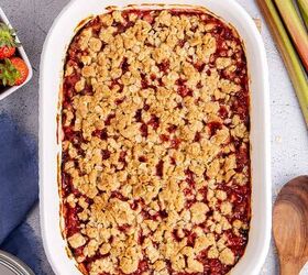 Rhubarb Strawberry Crisp | Foodtalk