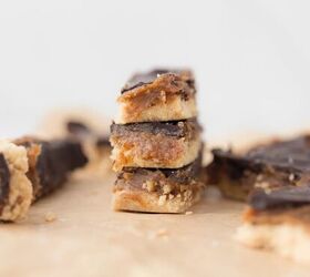 Healthy Twix Bars With Date Caramel | Foodtalk